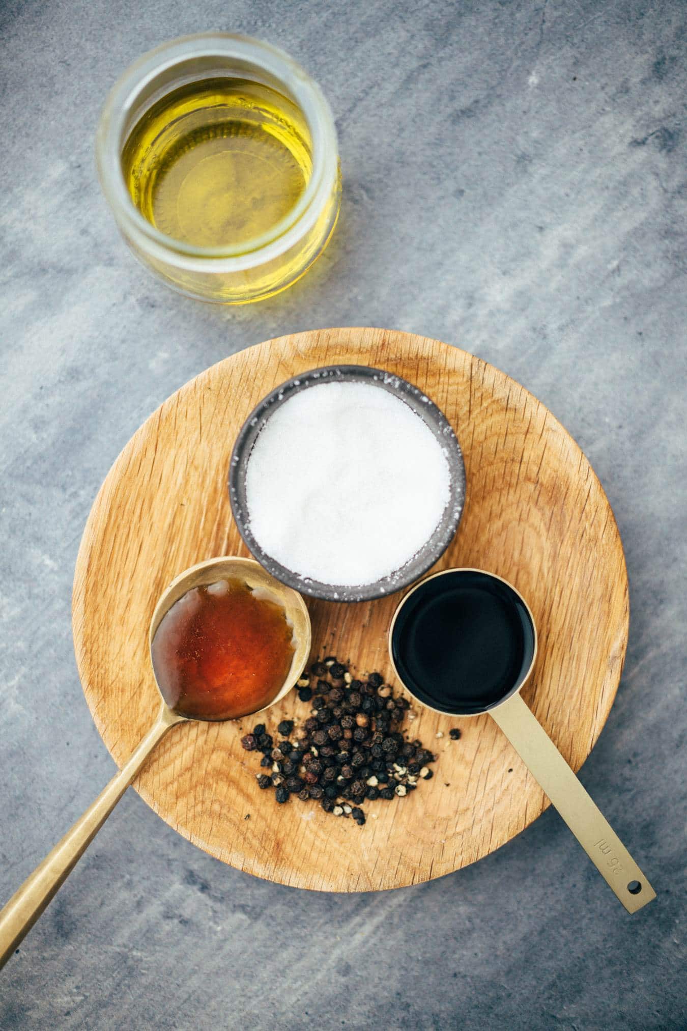 Veganes Balsamico Dressing selber machen - 5 Minuten Rezept